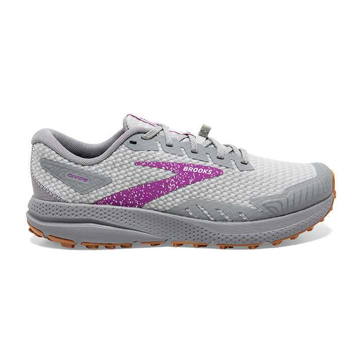 Women's Sample Brooks Divide 4 Alloy/Oyster/Violet – Pilcher's Shoes